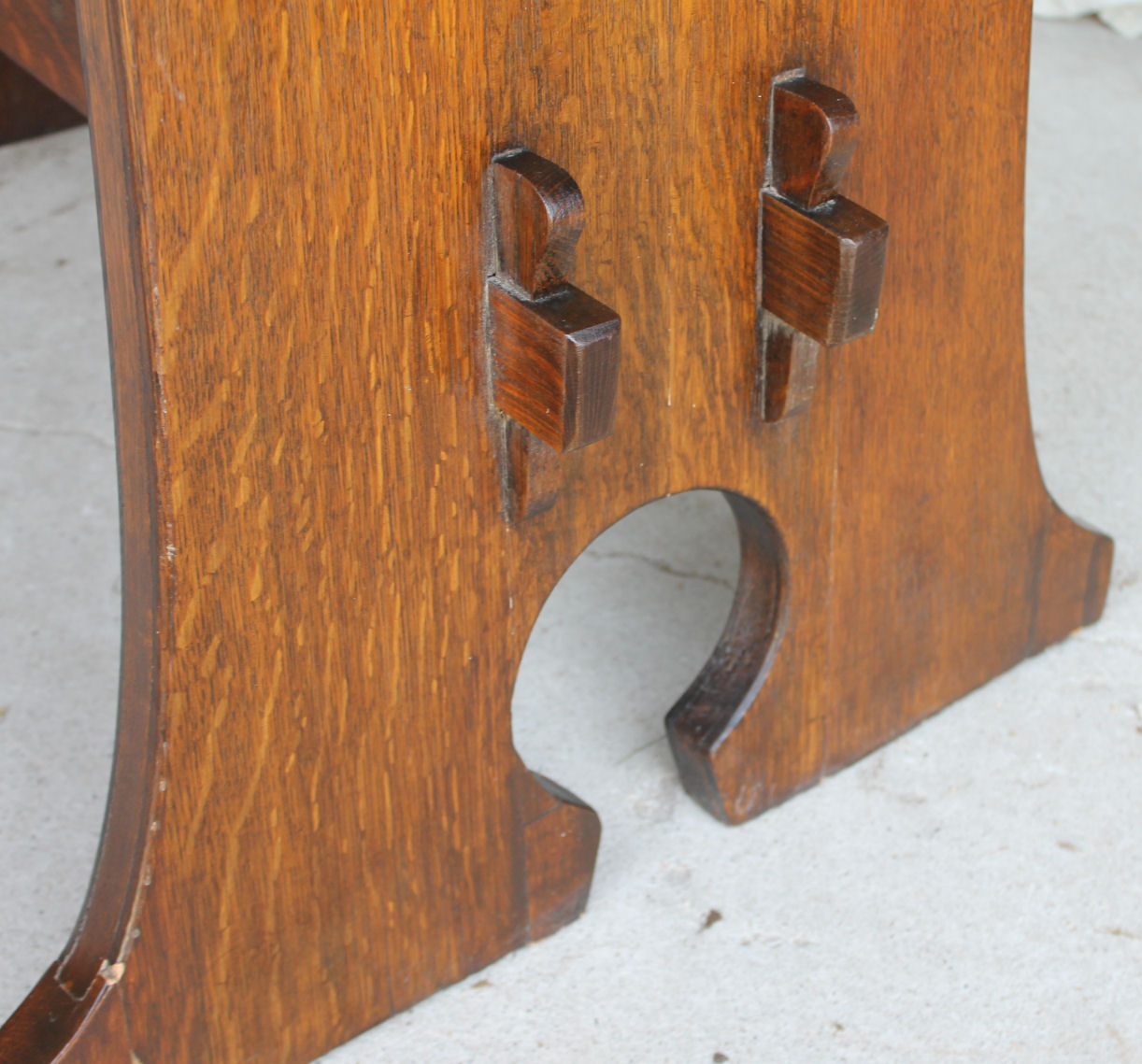 Bargain John's Antiques | Mission Oak mousehole Table - Limbert ...