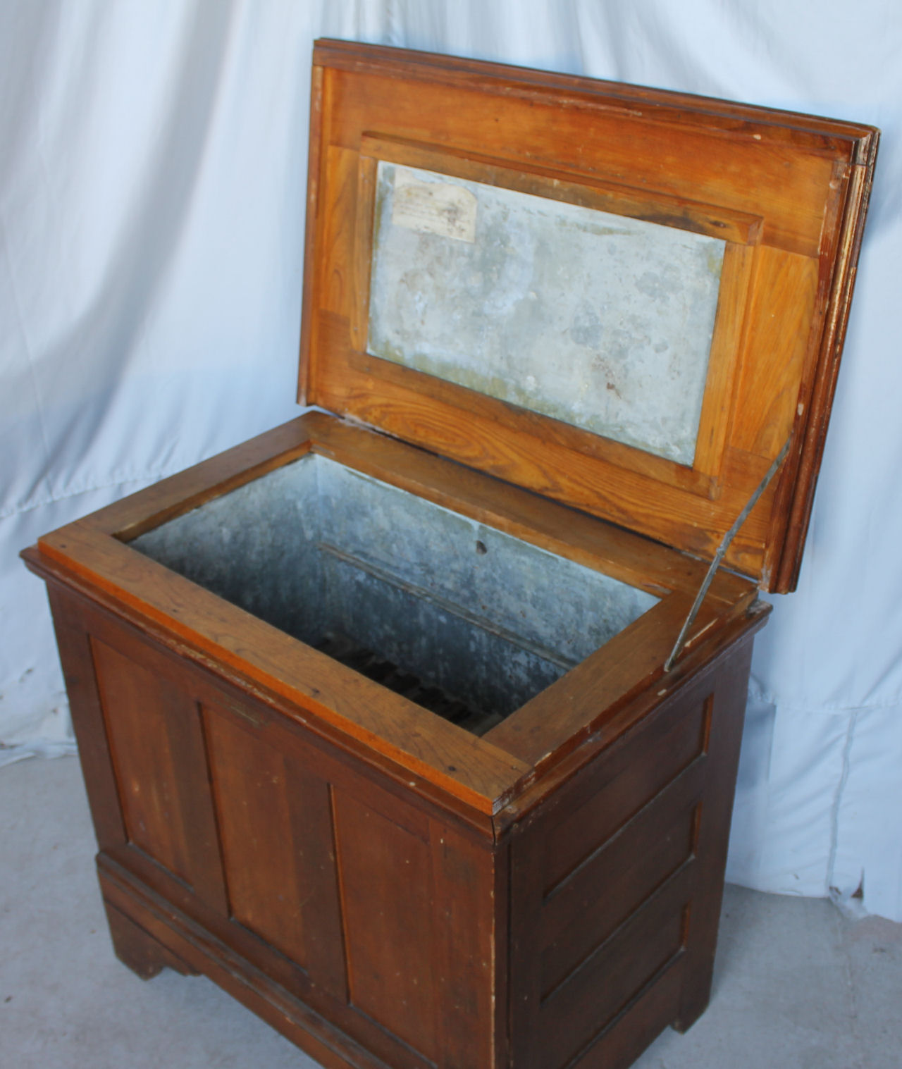 Bargain John's Antiques | Antique Wood Ice Chest or Box Bargain John's Antiques | Antique Wood Ice Chest or Box