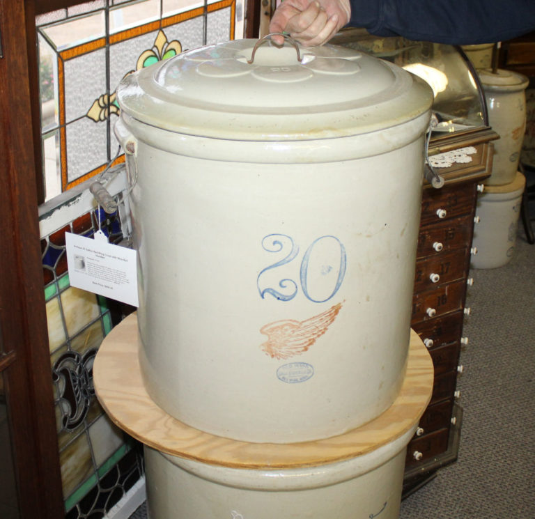 Bargain John's Antiques | Antique 20 Gallon Red Wing Crock with Lid ...