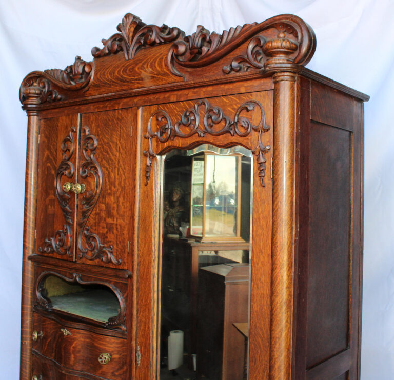 Bargain John's Antiques | Antique Quarter Sawn Oak Chifferobe ...