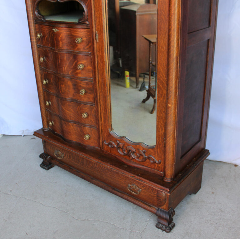 Bargain John's Antiques | Antique Quarter Sawn Oak Chifferobe ...