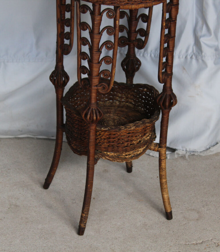 Bargain John's Antiques | Antique Wicker Victorian Sewing Basket ...