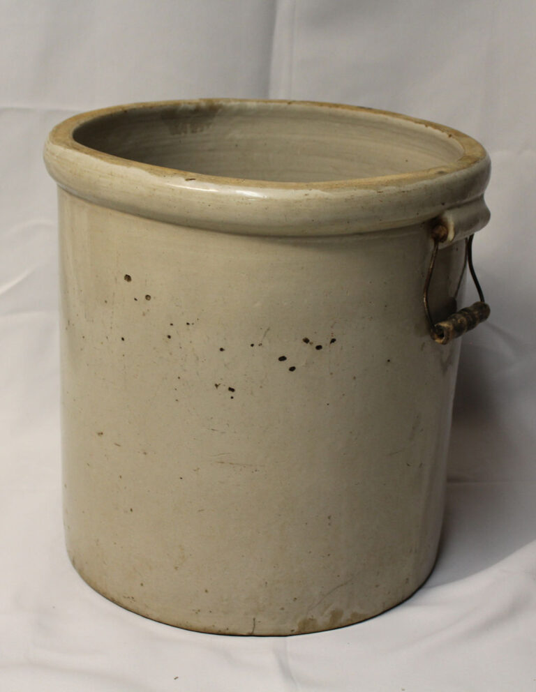 Bargain John's Antiques | Antique 10 gallon Red Wing Stoneware Crock ...