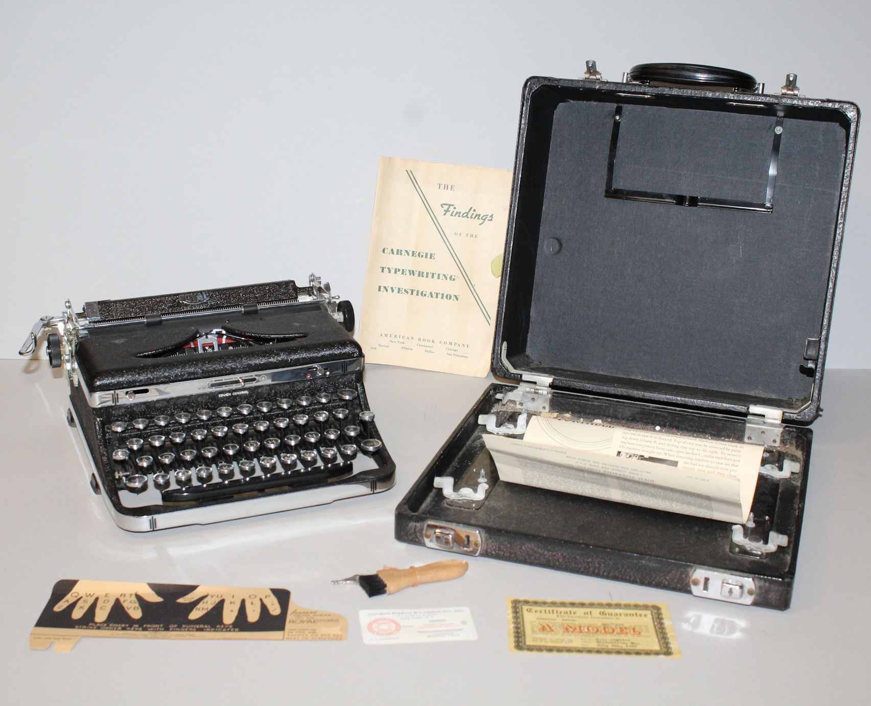 Bargain John's Antiques | Royal Deluxe Portable Typewriter - 1937 ...