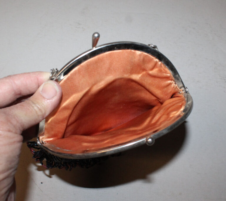Bargain John's Antiques | Antique Victorian Beaded Ladies Purse - Dark ...