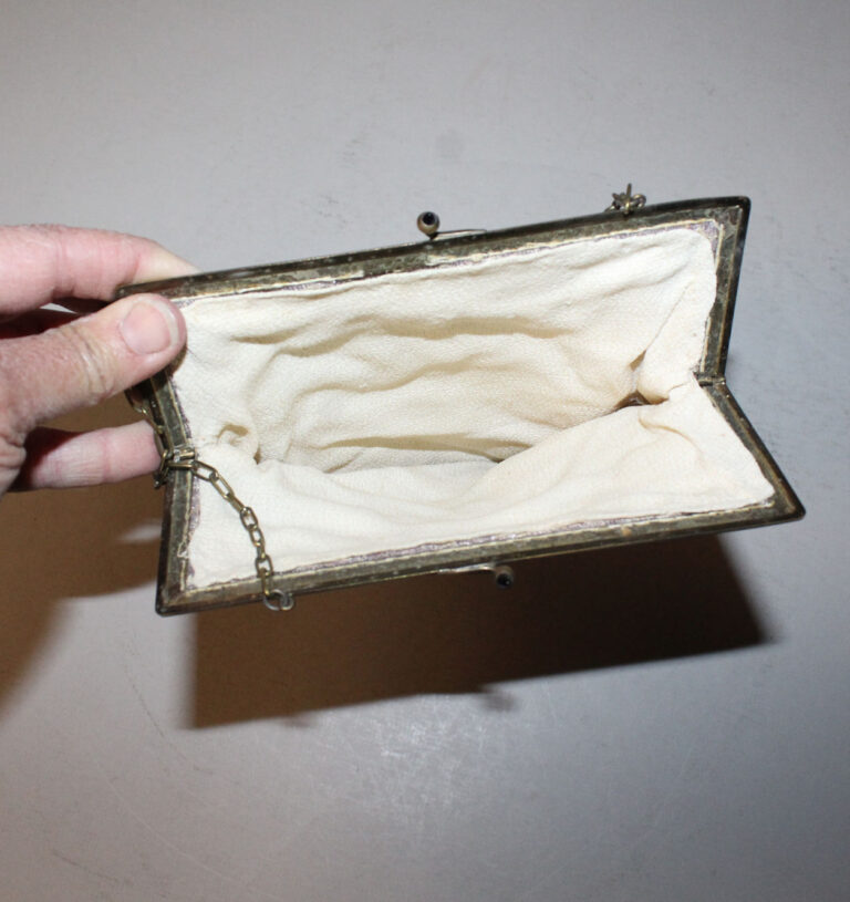 Bargain John's Antiques | Antique Victorian Floral Beaded Purse ...